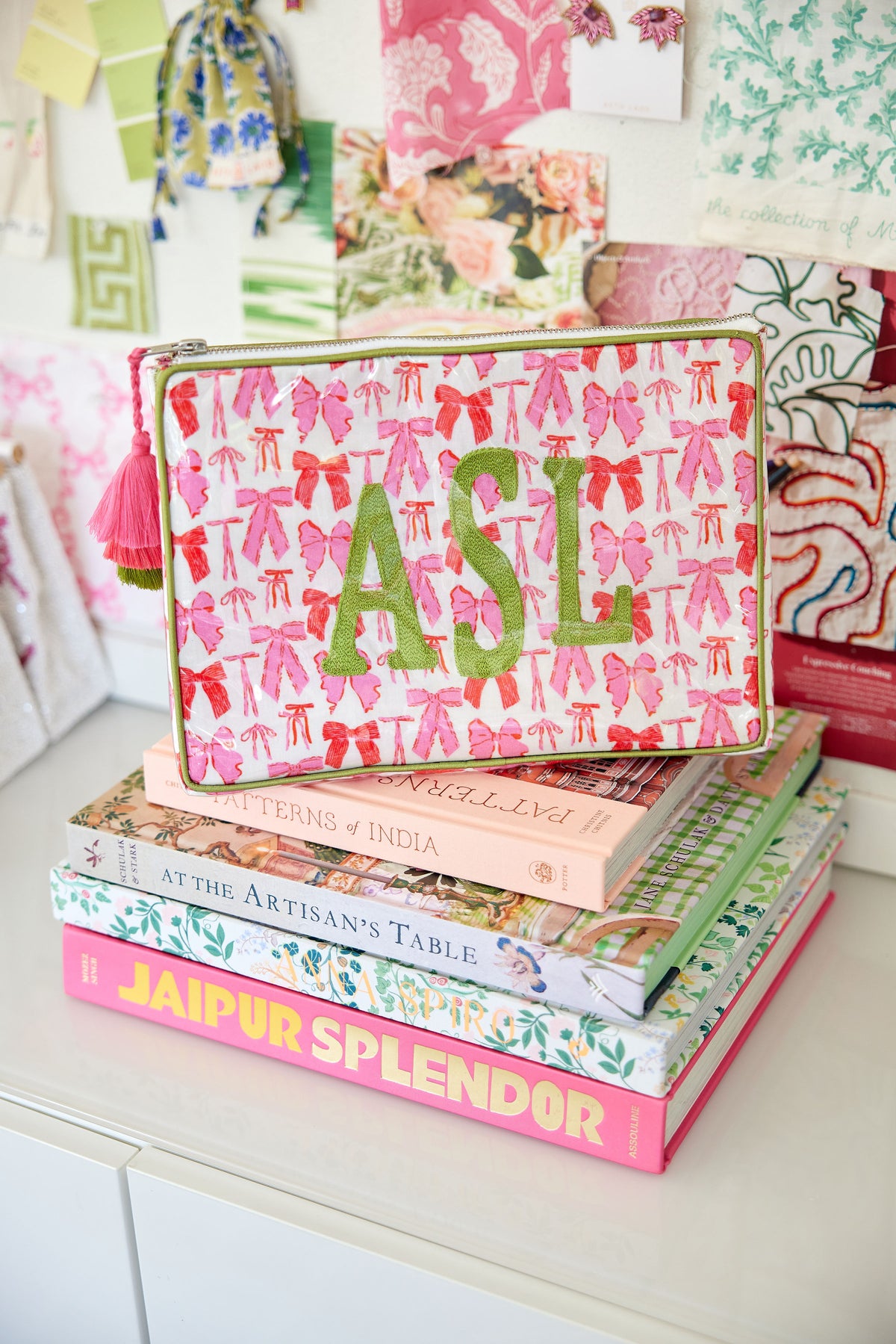 The OG India Bag - Bows with Green Monogram | Beth Ladd Collections